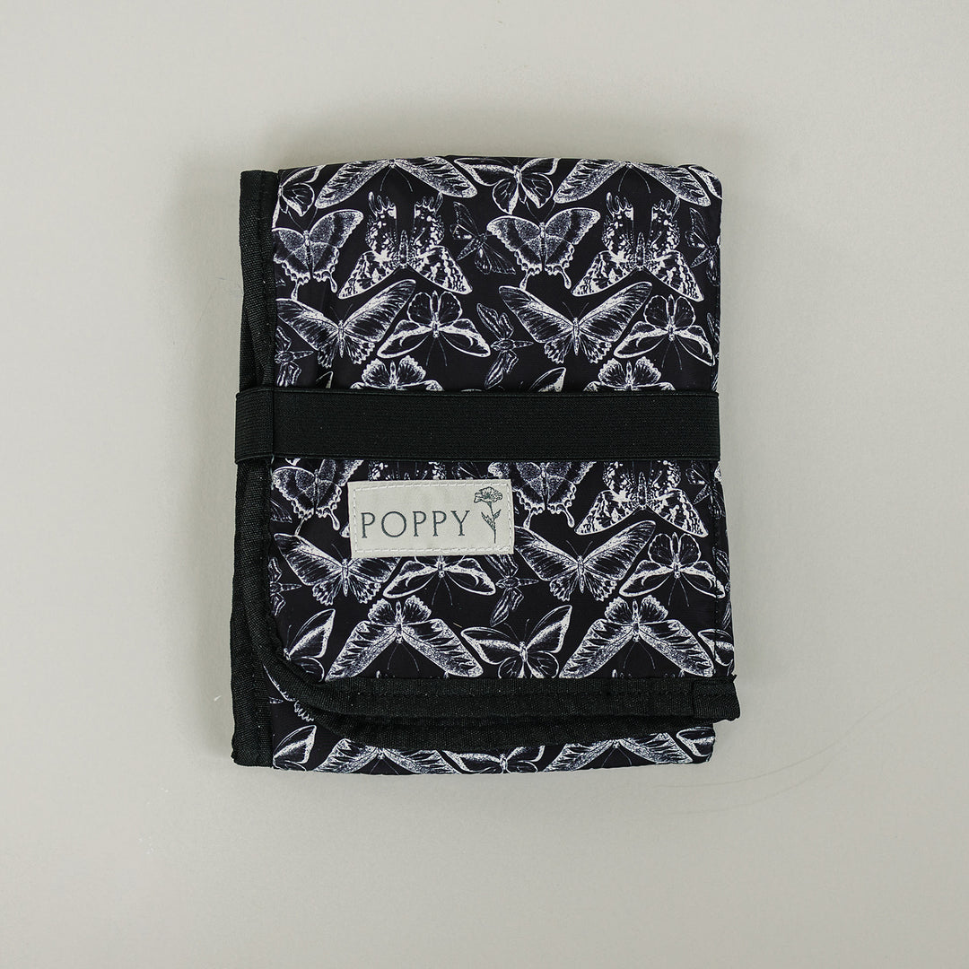 Wipe-clean changing mat – thepoppybrand